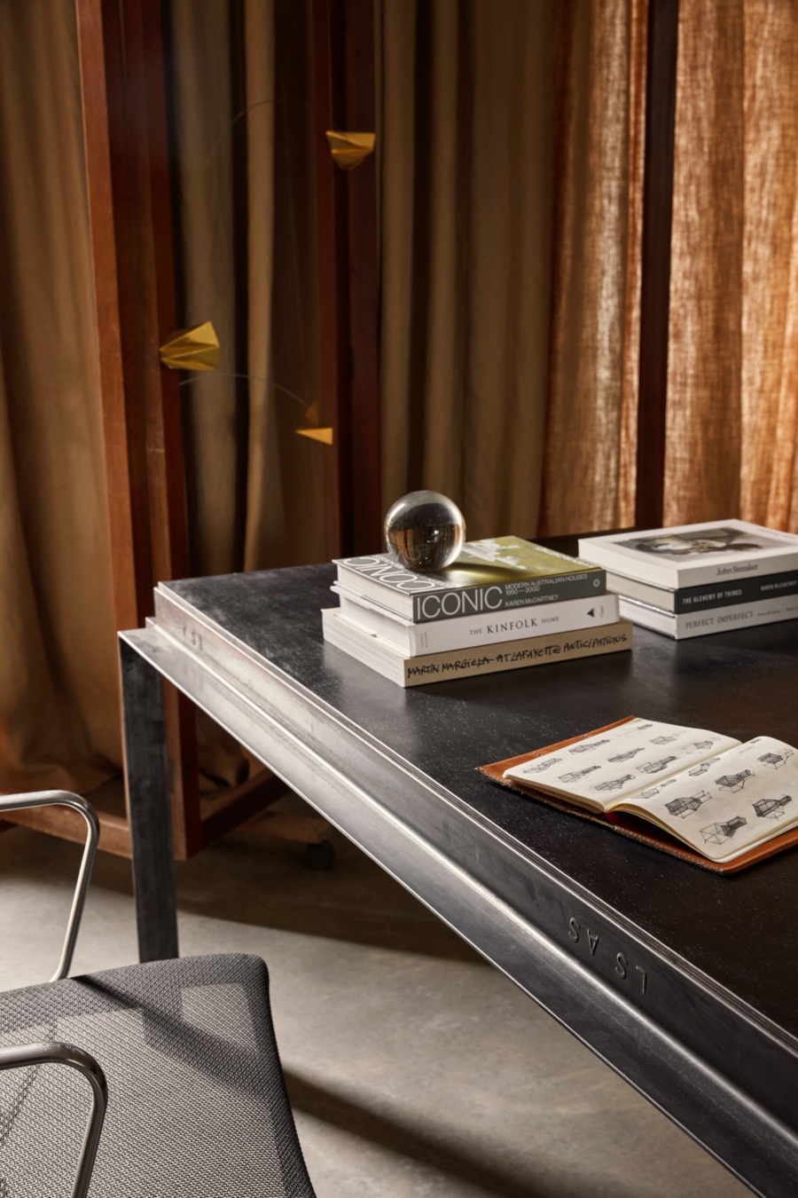 brick house - studio roam